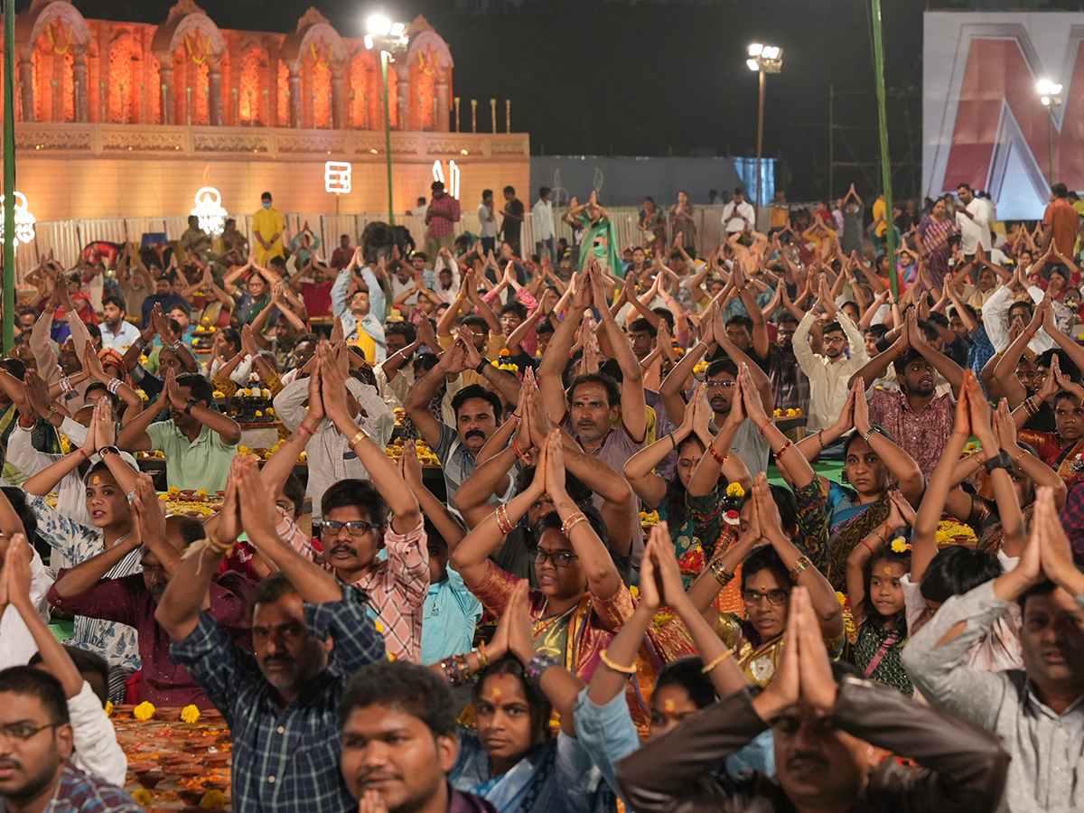 హైదరాబాద్ : ఎన్టీఆర్ స్టేడియంలో ఘనంగా కోటి దీపోత్సవం (ఫొటోలు) | Divine Celebrations At Koti ...